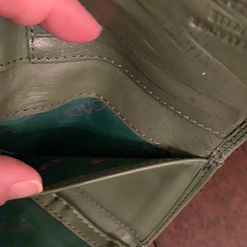 Vera Pelle Green Leather Trifold Wallet With Coin Pou… - Gem